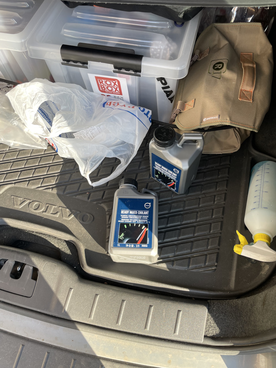 Замена патрубков системы отопления! — Volvo V50, 2,4 л, 2007 года ...