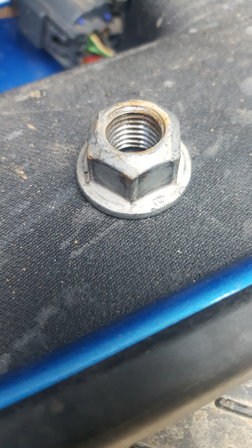 Болт бампера — Jeep Wrangler (JK), 3,6 л, 2014 года | запчасти | DRIVE2