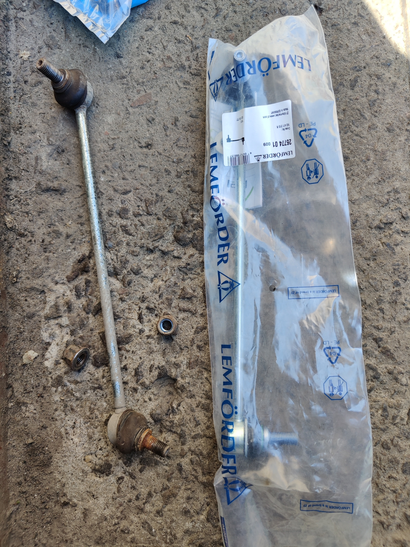 Поменял стойки стабилизатора — SEAT Altea, 1,9 л, 2005 года ...