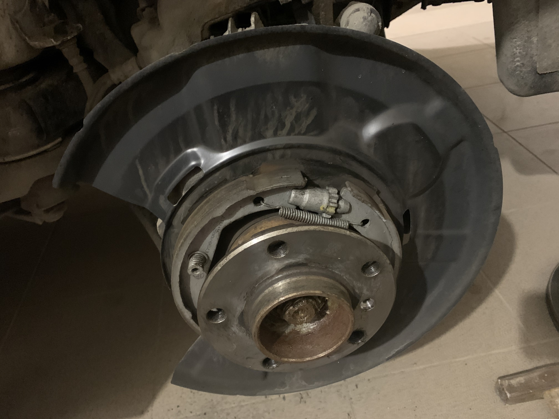 Замена задних тормозных дисков и колодок — BMW 3 series Gran Turismo ...