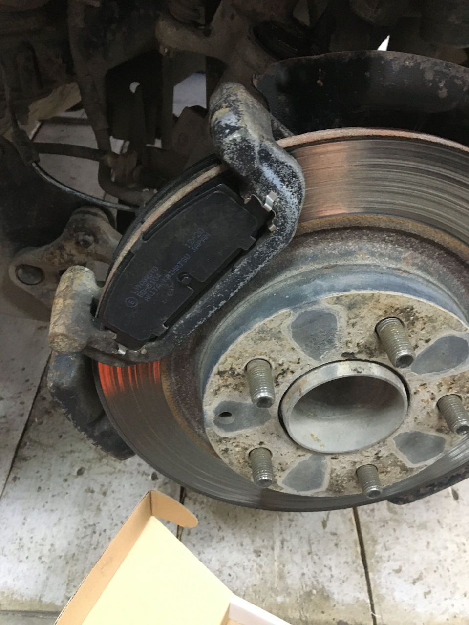 Держатели колодок — Mazda 6 (2G) GH, 2 л, 2008 года | расходники | DRIVE2