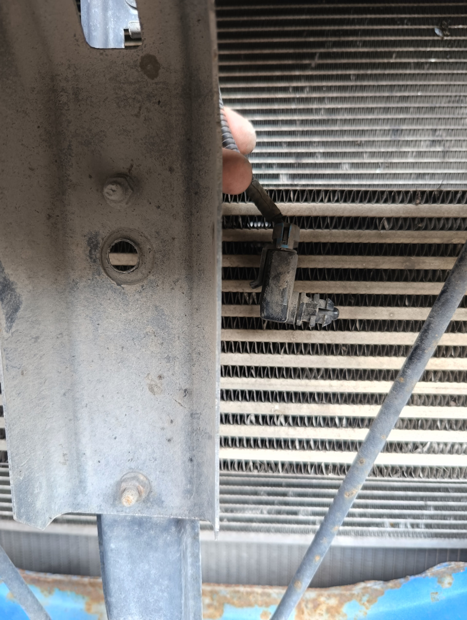 144. Замена интеркулера — Chevrolet TrailBlazer (2G), 2,8 л, 2014 года ...