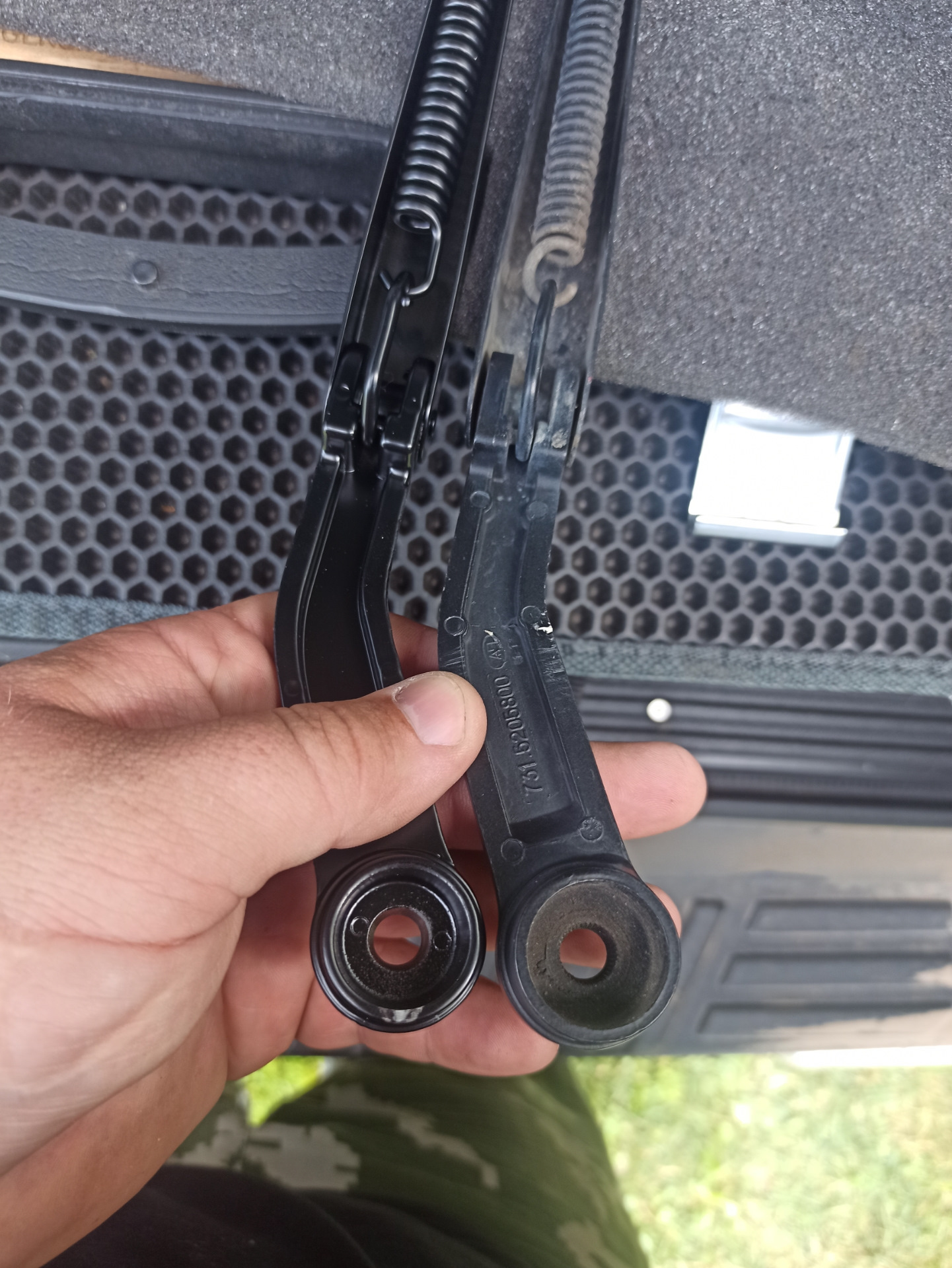 Поводки дворников — УАЗ Patriot, 2,7 л, 2019 года | запчасти | DRIVE2