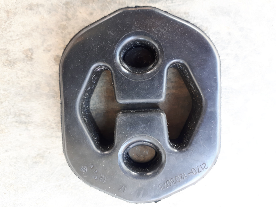 Подушка крепления глушителя 2170 — Lada Приора седан, 1,6 л, 2017 года ...