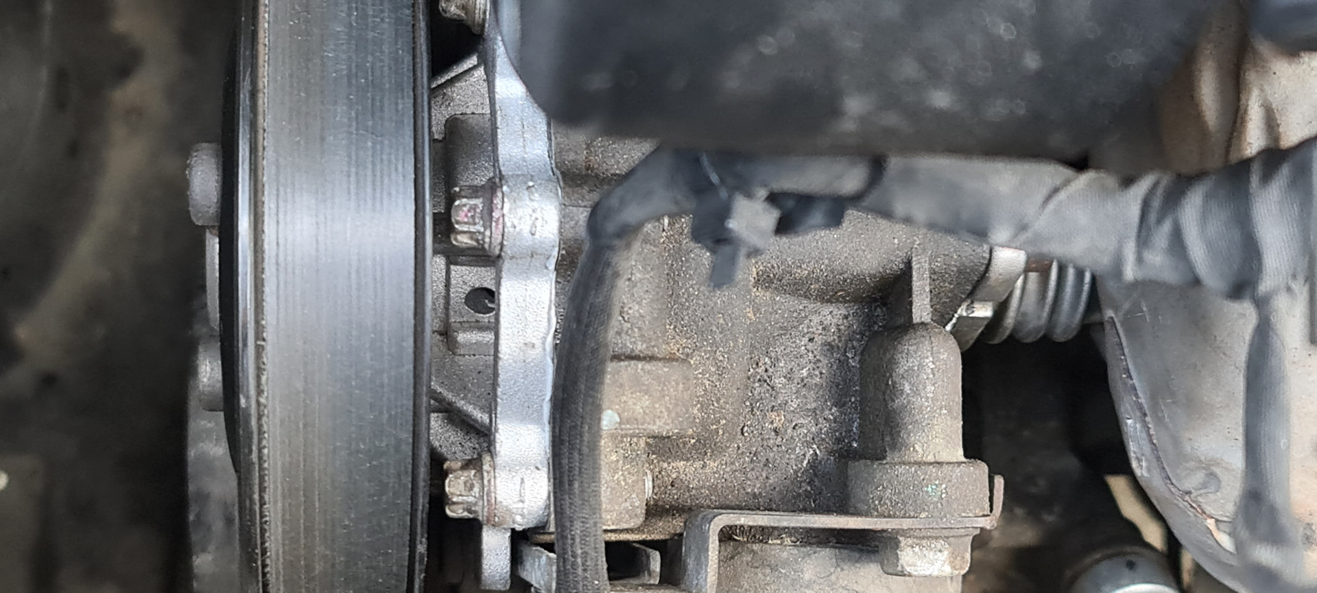 Водяной насос GM 24405895 и корпус термостата Agafit — Chevrolet ...