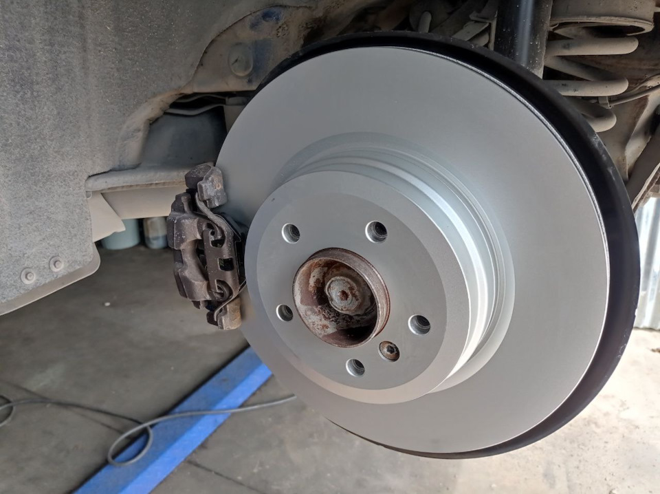 Задние тормозилки и замена тормозухи — BMW 3 series Coupe (E92), 3 л ...