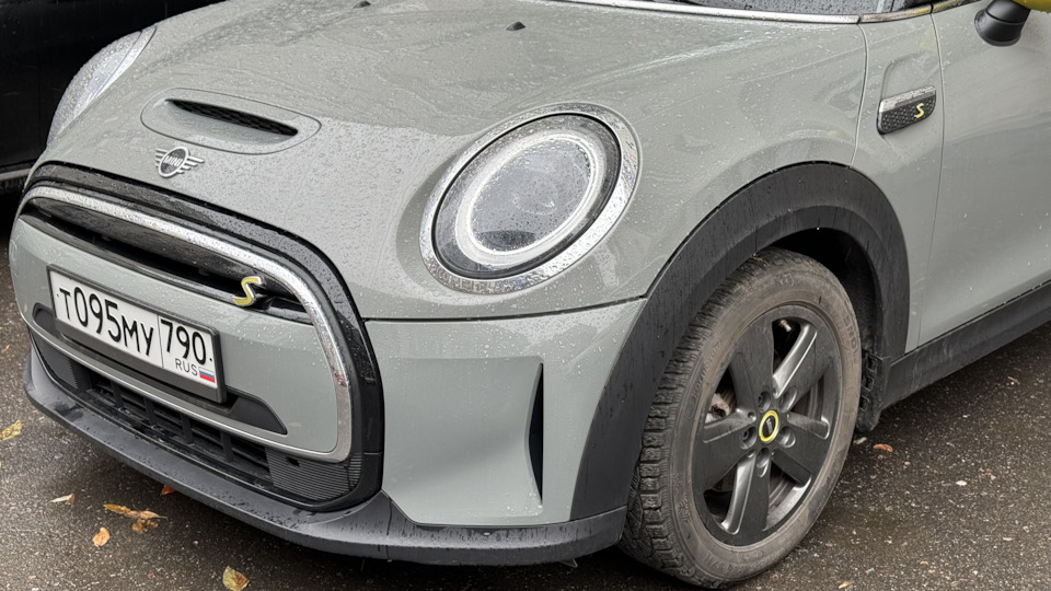 Осеннее. Брызговики и колёса. — MINI Cooper SE, 2021 года | визит на сервис | DRIVE2