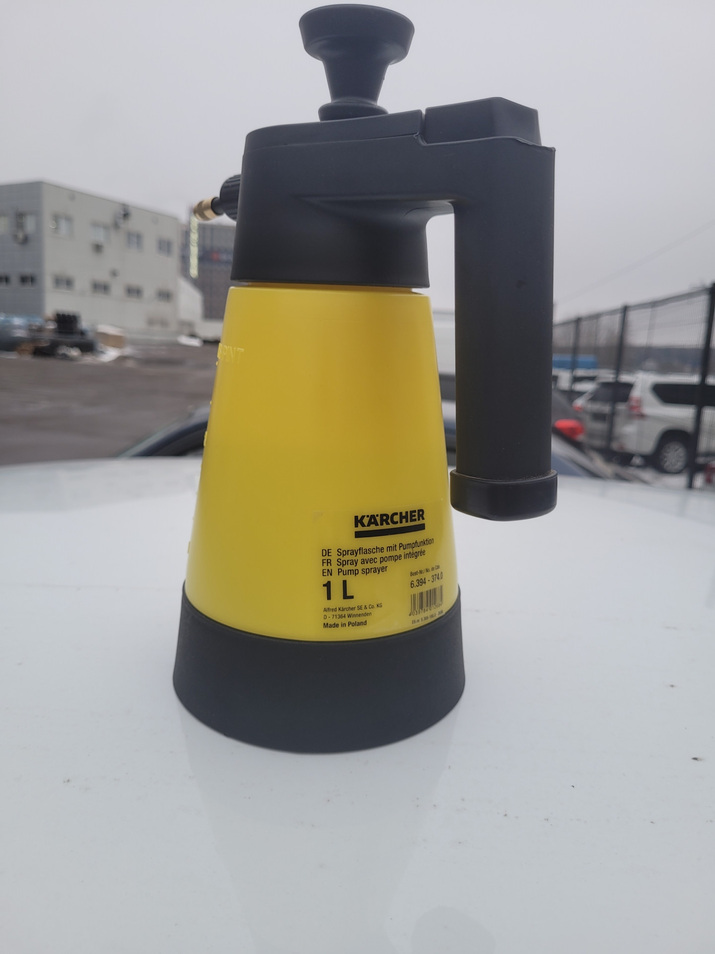 Пульверизатор KARCHER, и микрофибровое полотенце для сушки автомобиля ...