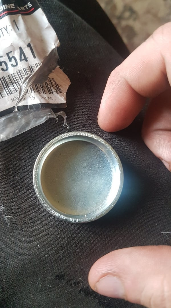 заглушка блока цилиндров — Mitsubishi Galant (9G), 2,4 л, 2007 года ...