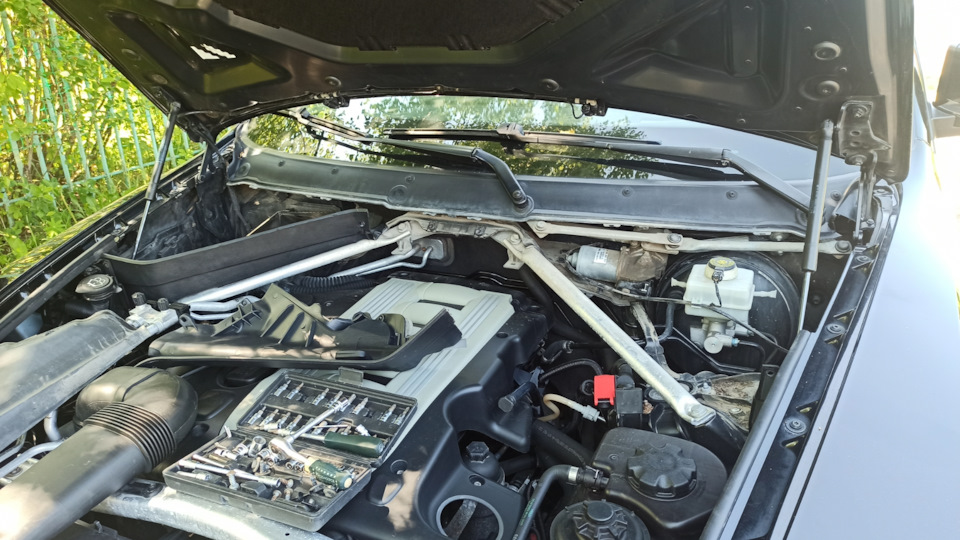 Пластик мне под капот! — BMW X5 (E70), 3 л, 2009 года | своими руками ...