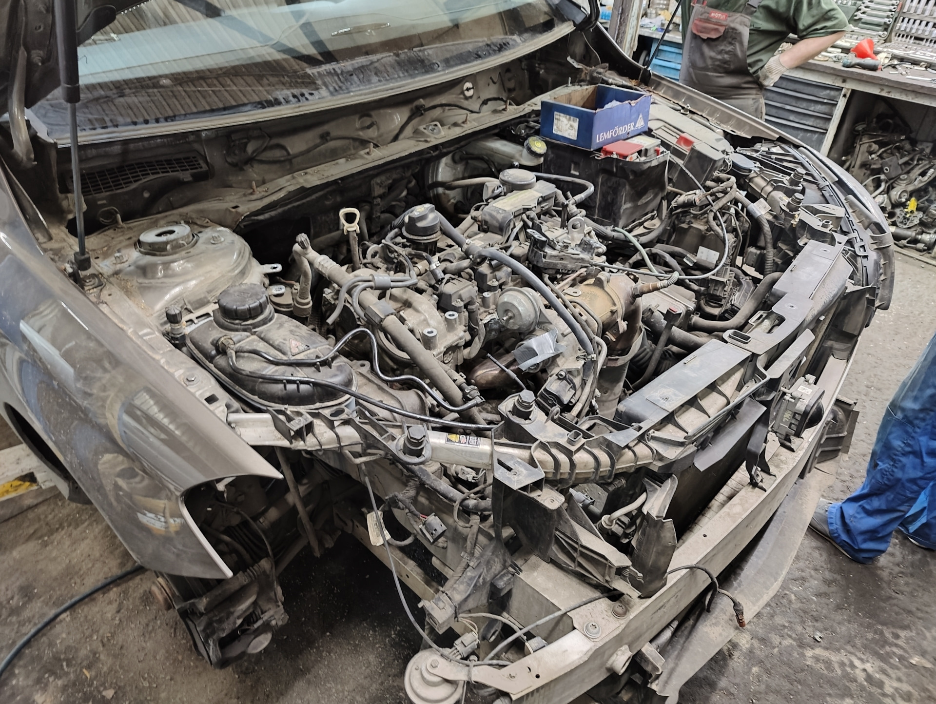 Замена помпы N2, замена трубки вентиляции ОЖ на блоке двигателя ...