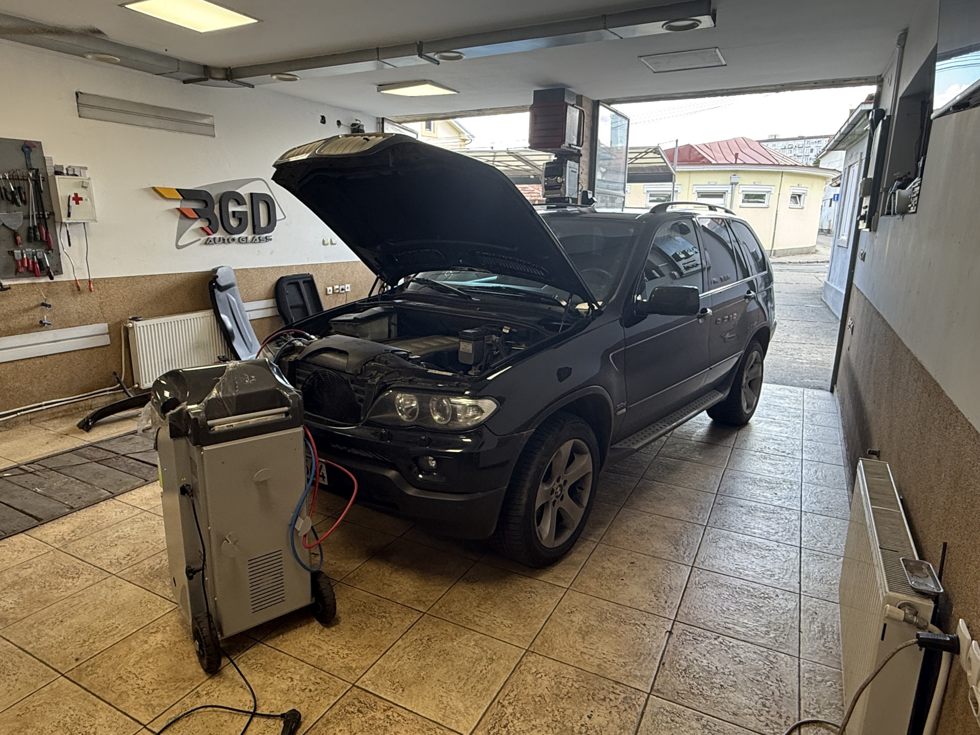 #14 Кондей — BMW X5 (E53), 3 л, 2006 года | визит на сервис | DRIVE2