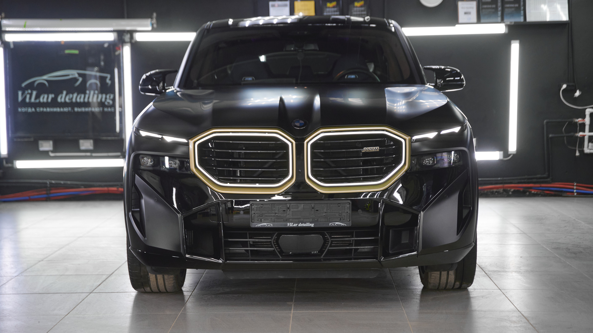 BMW XM (G09) 4.4 гибридный (Plug-in) 2023 | Night Gold на DRIVE2