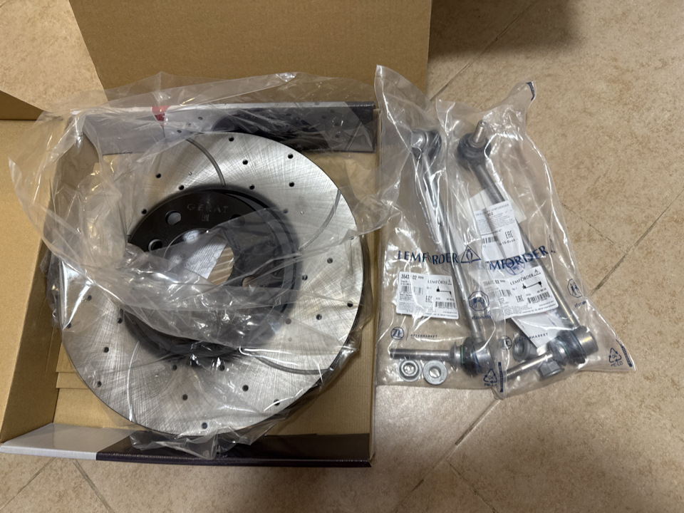 Передние тормоза — BMW X6 (E71/E72), 3 л, 2011 года | плановое ТО | DRIVE2