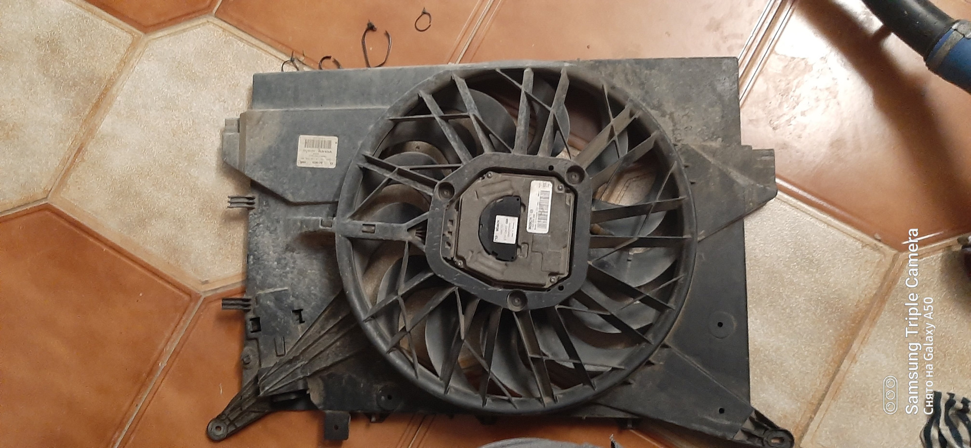 Замена вентилятора мотора вольво с60 — Volvo S60 (1G), 2,5 л, 2008 года ...