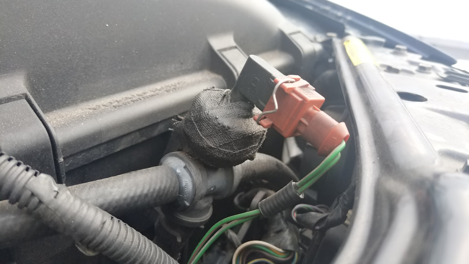 Замена клапана вакуумного насоса — Volvo S60 (1G), 2,5 л, 2003 года ...