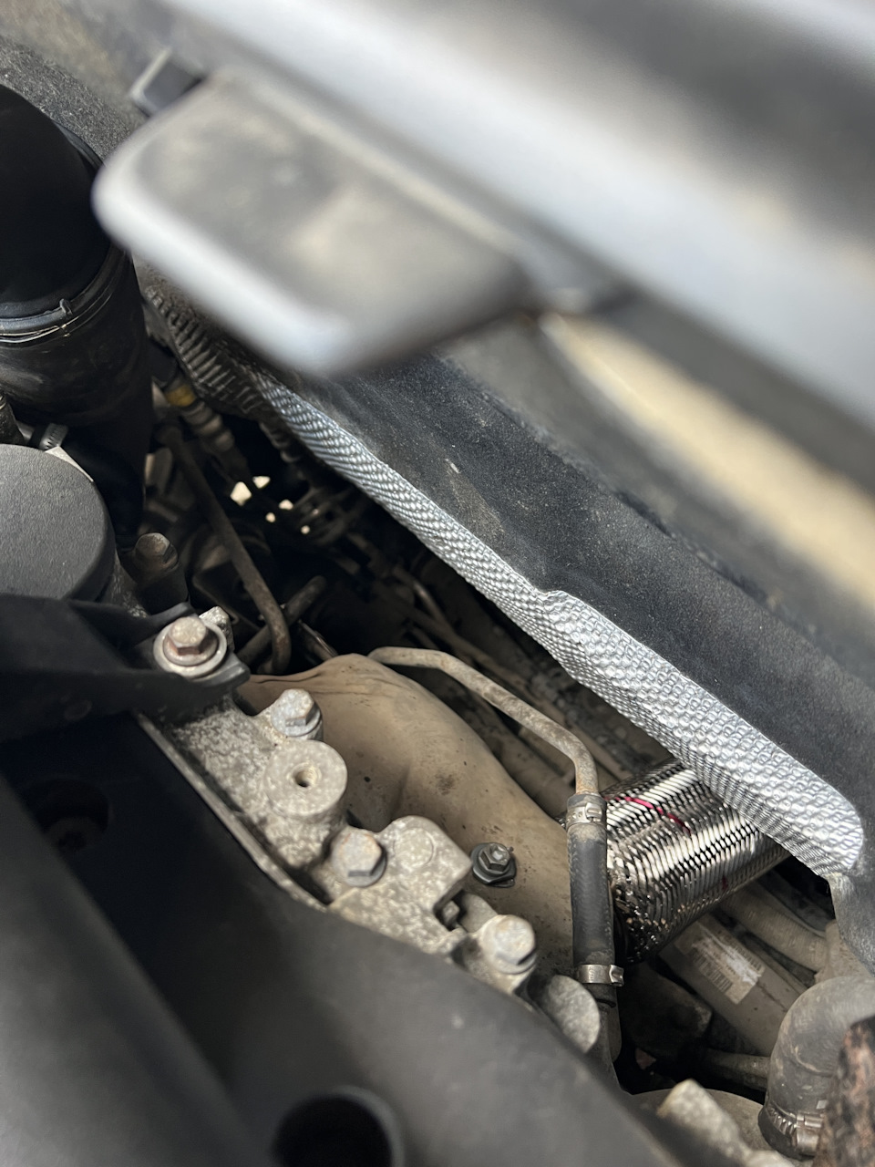 Замена прокладки выпускного коллектора и гофры — Volvo S80 (2G), 2,5 л ...