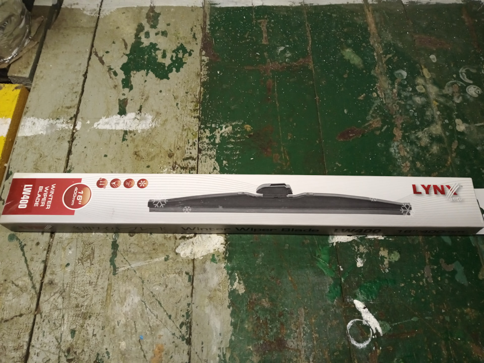 замена заднего дворника — Renault Sandero 1G, 1,4 л, 2013 года ...