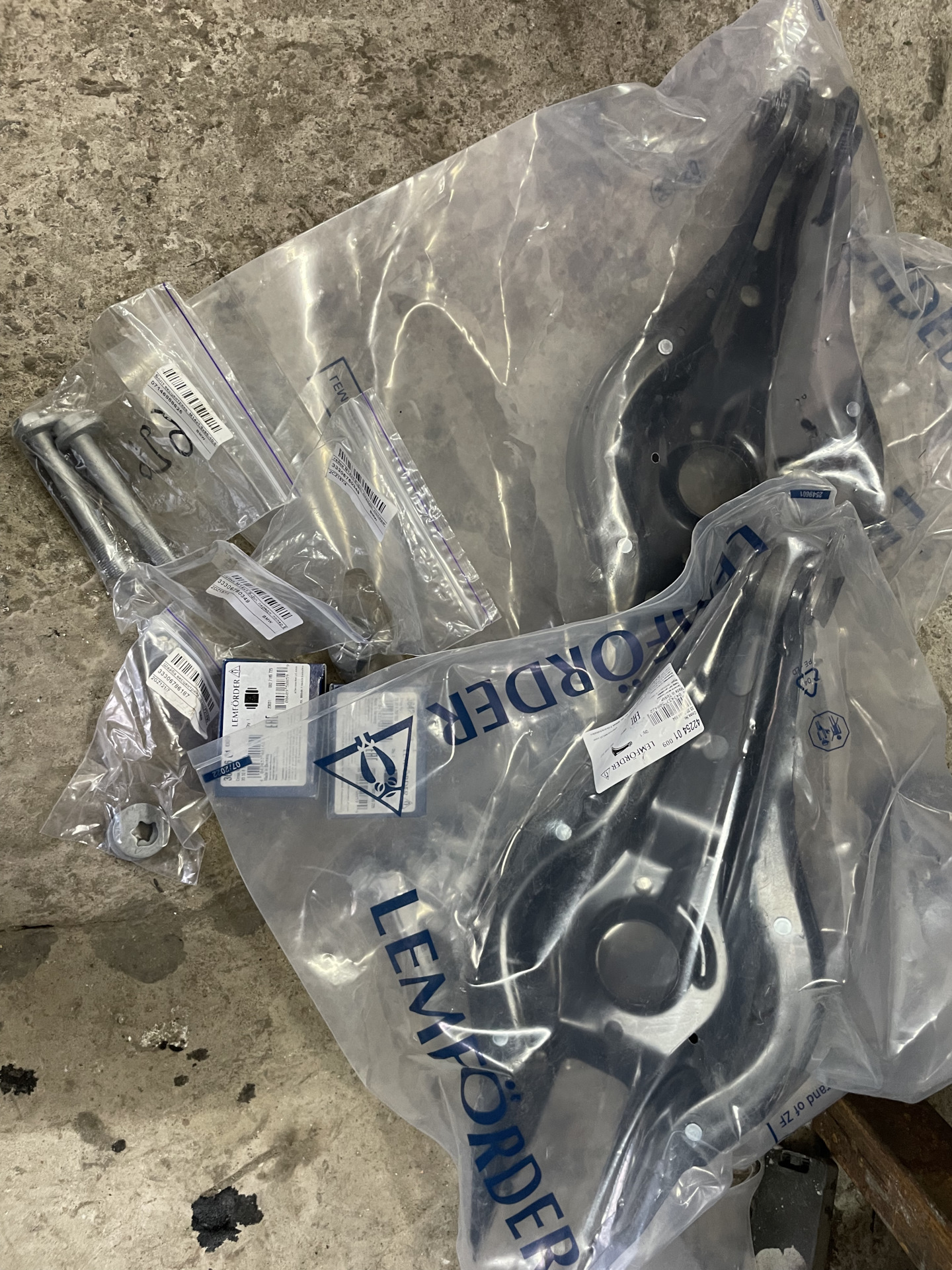 Замена под пружинненых рычагов f30 — BMW 3 series (F30), 2,8 л, 2012 ...