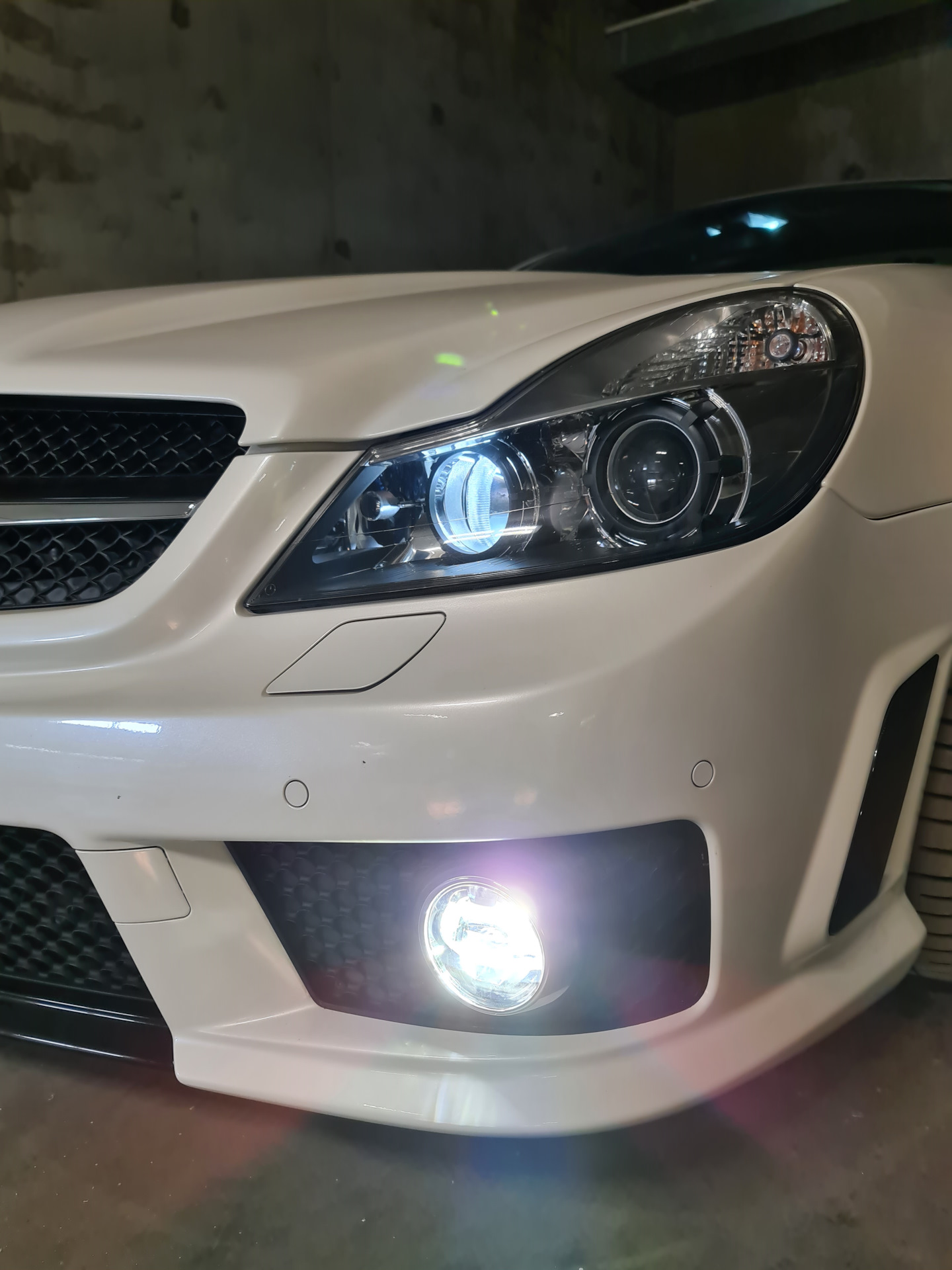 Светодиодные (LED) фары дальнего и ПТФ — Mercedes-Benz SL 63 AMG (R230 ...
