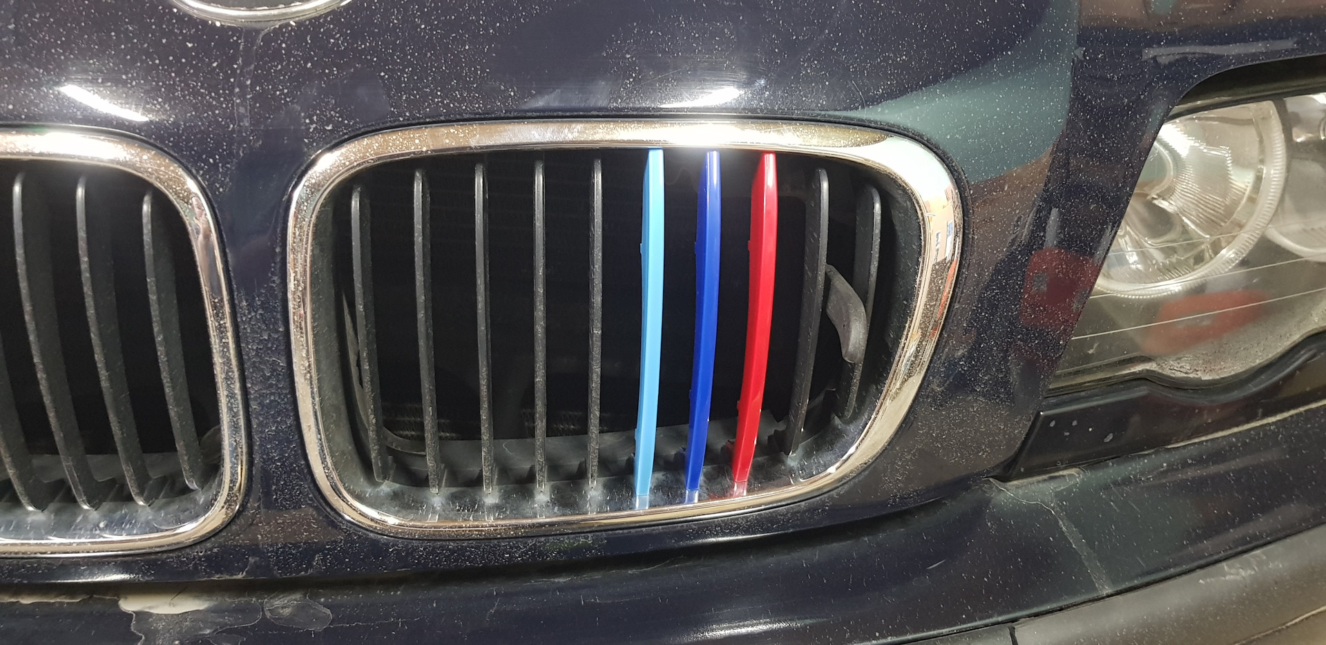 М-полоски на решетку — BMW 3 series (E46), 1,9 л, 2001 года ...