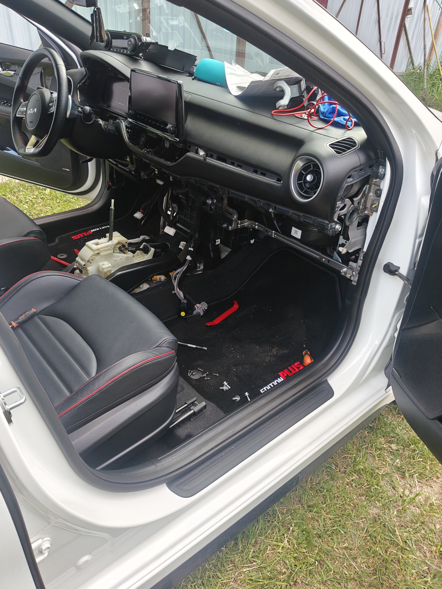 27. Светлый и мягкий… бардачок! — KIA K3 GT, 1,6 л, 2021 года | аксессуары | DRIVE2