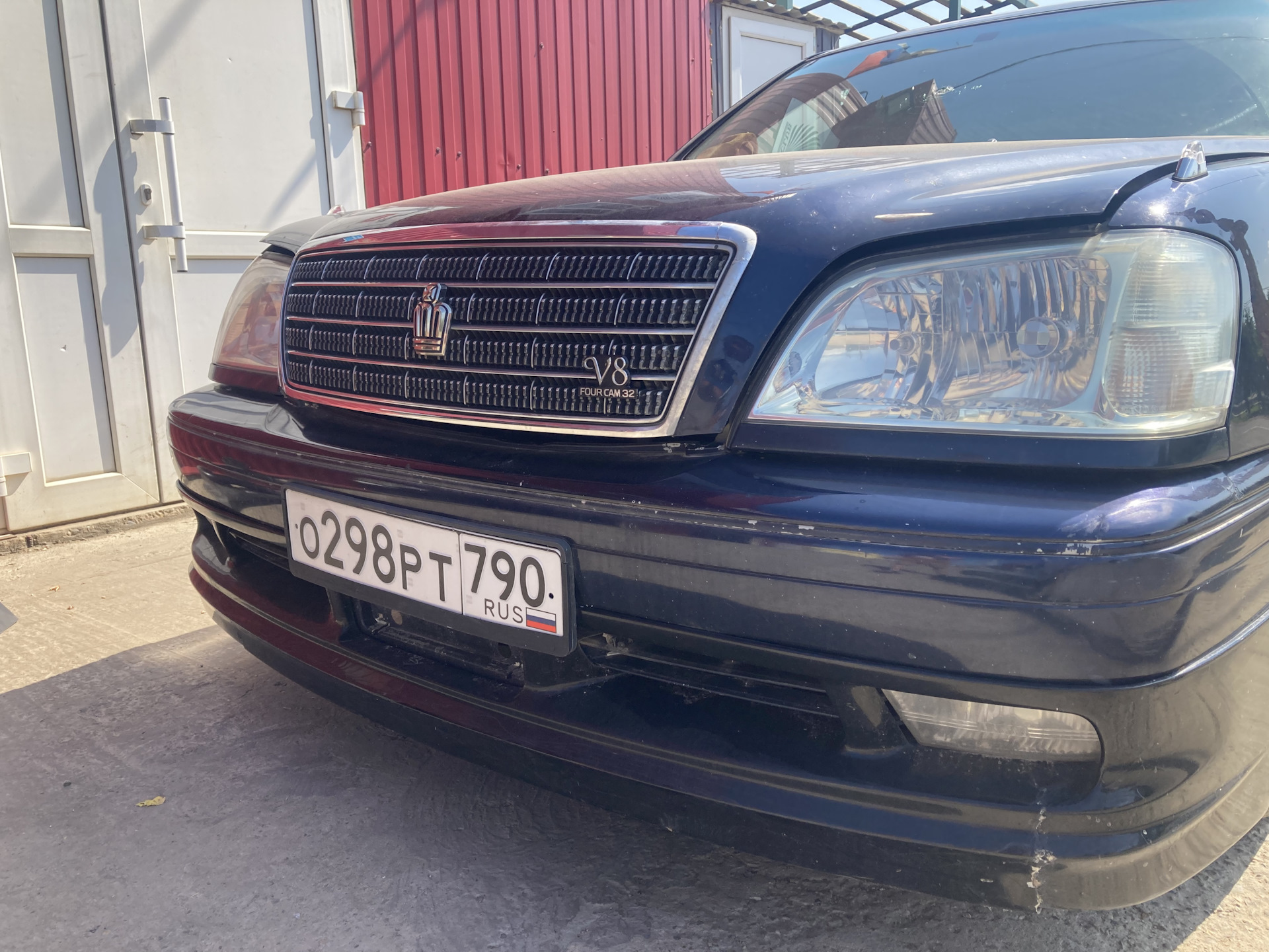 Решетка royal и значок v8 — Toyota Crown (S170), 3 л, 2002 года ...