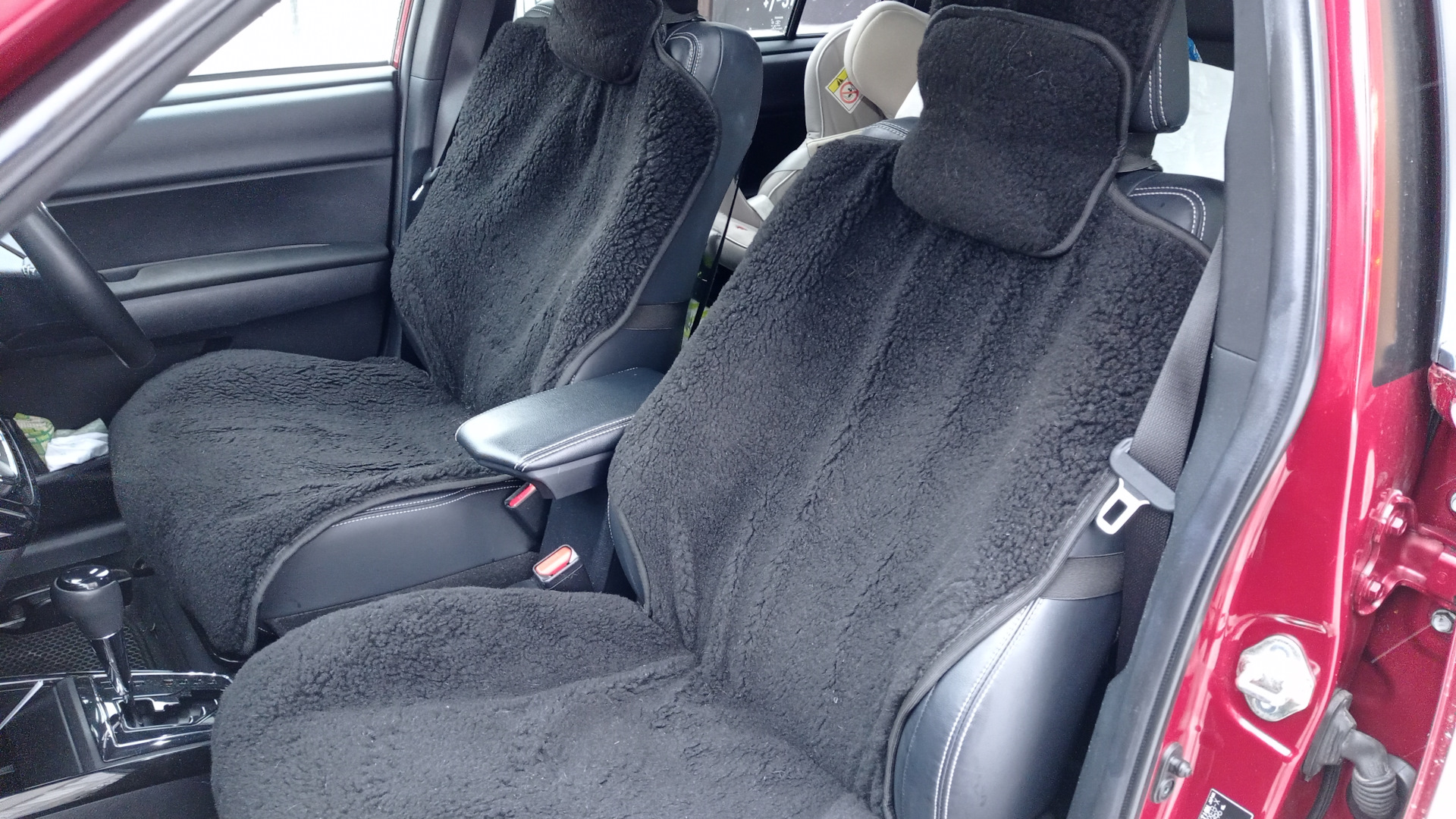 Меховые накидки на сиденья — Toyota Corolla Fielder Hybrid, 1,5 л, 2018 ...