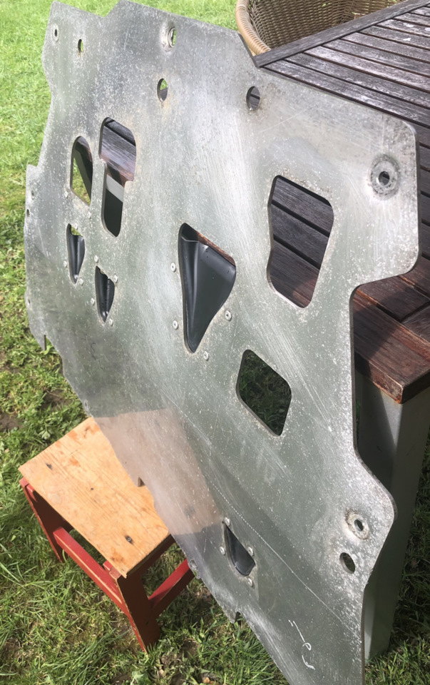 32289658 Protecting plate Volvo | Запчасти на DRIVE2