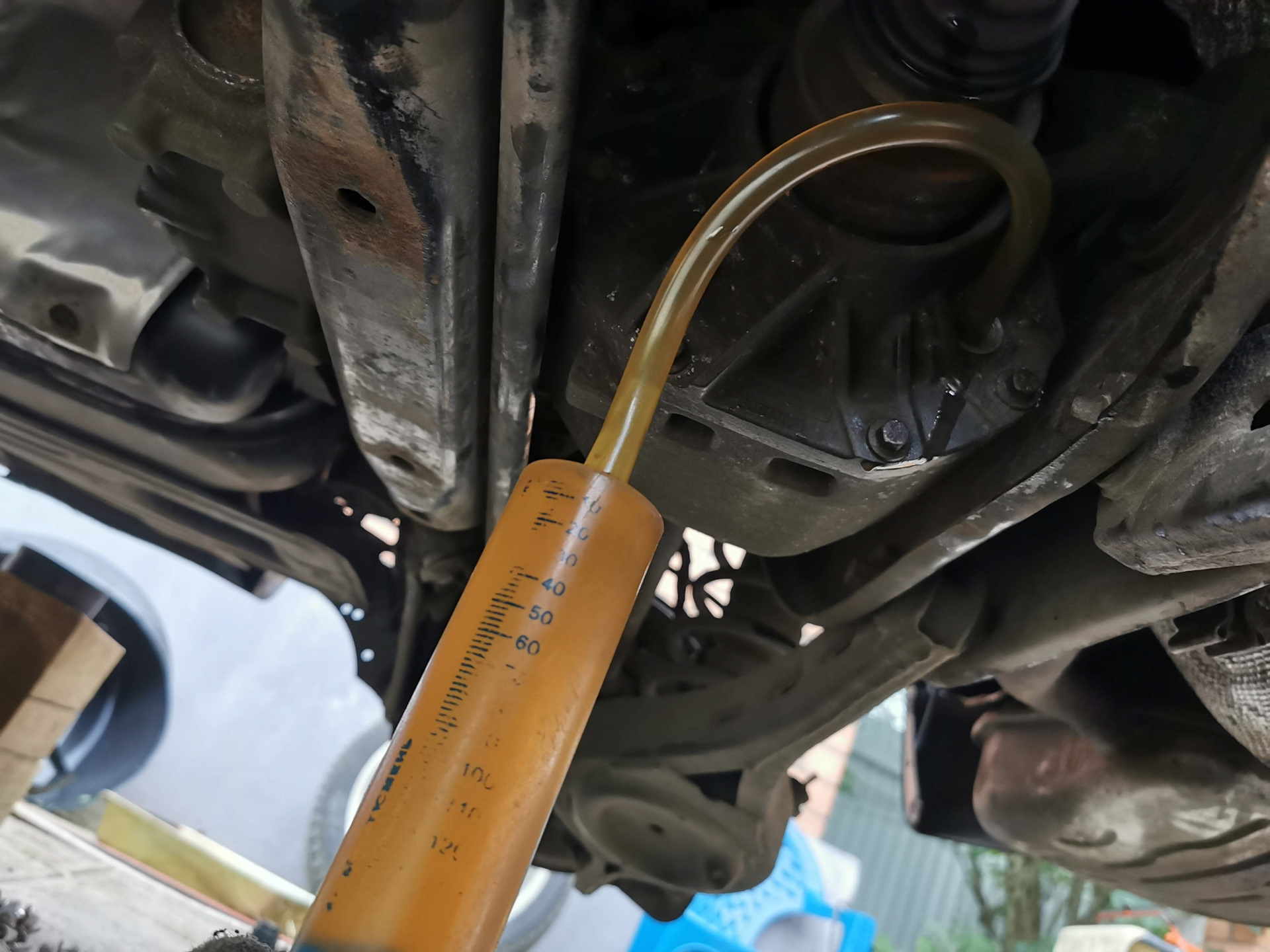 Осеннее обслуживание. Часть 2. Замена масла в заднем редукторе. — Volvo ...