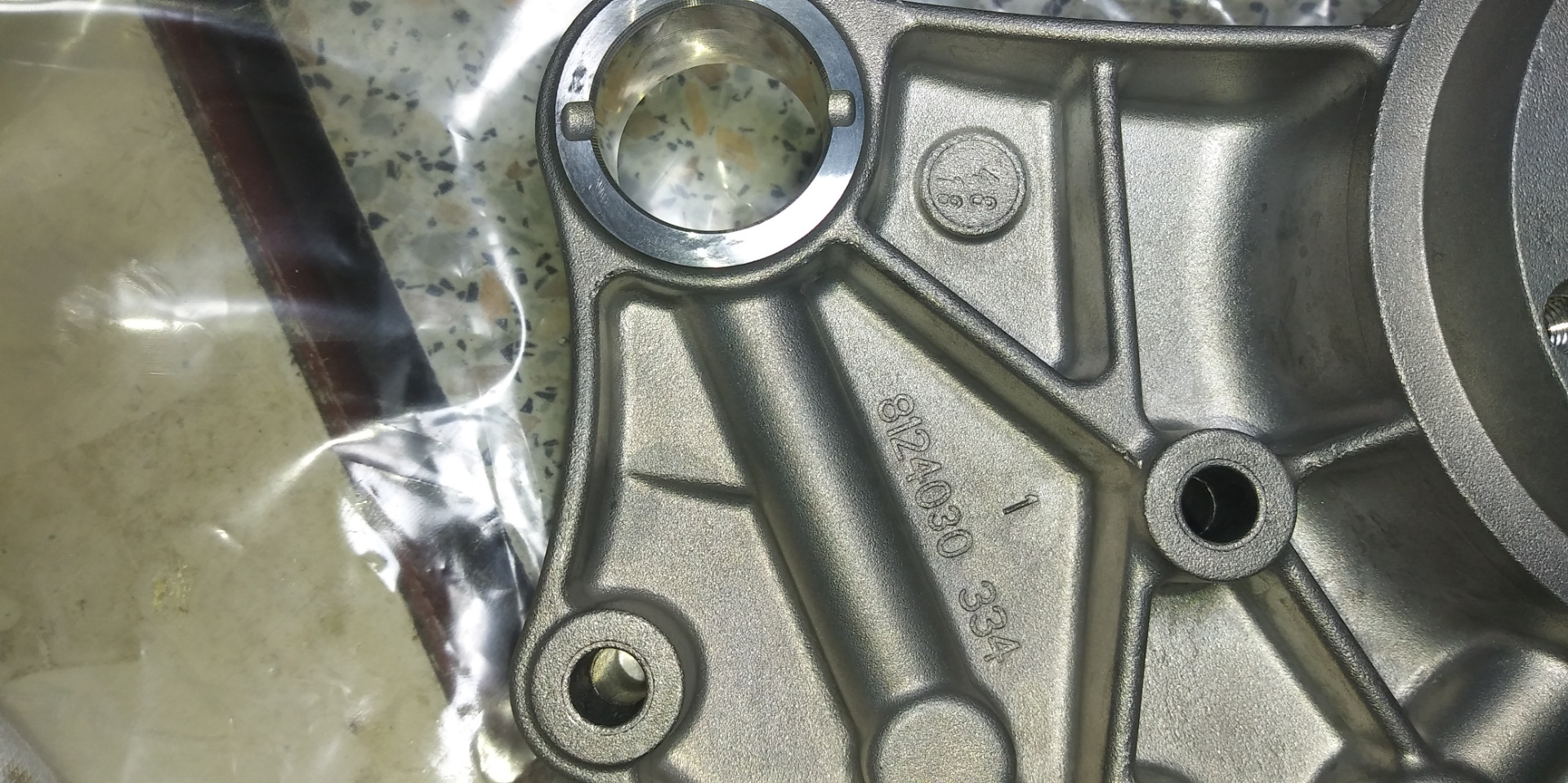 Замена опоры распредвалов 06H103144K — Skoda Octavia A5 Mk2, 1,8 л ...