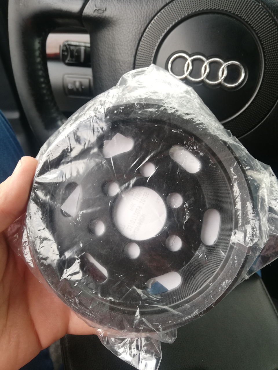 Пьяный робот на панели и замена шкива ГУР — Audi A4 Avant (B5), 1,9 л ...