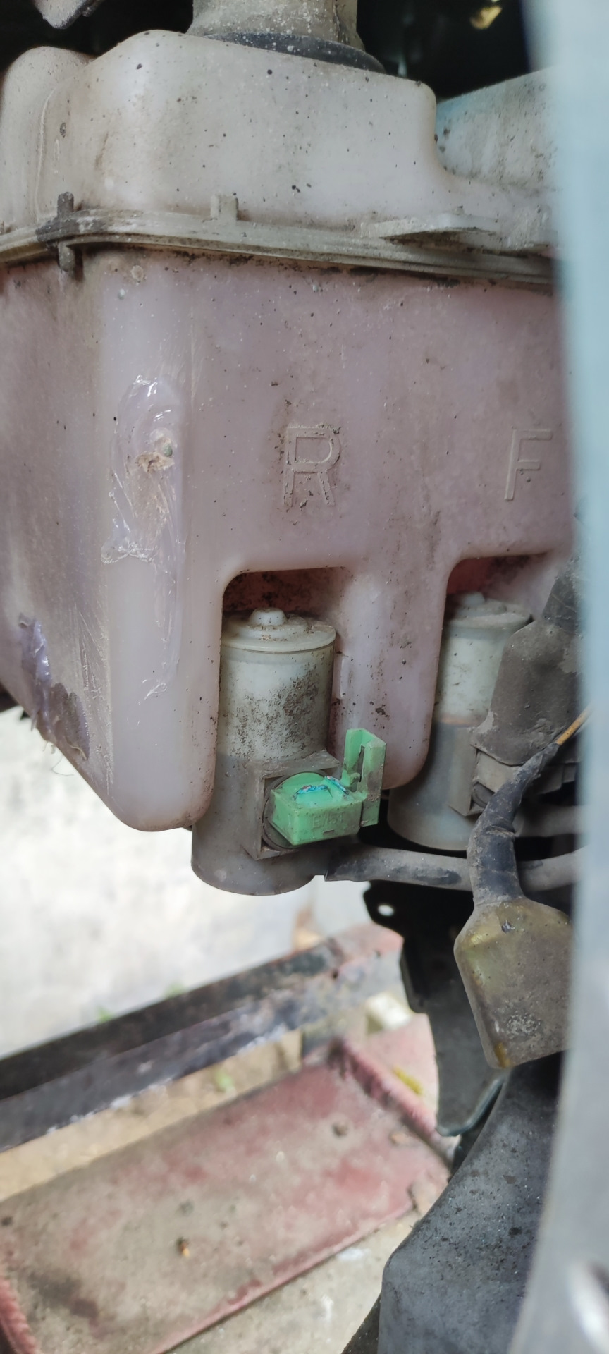 Мотрочик омывателя — Suzuki Swift (2G), 1,5 л, 2008 года | поломка | DRIVE2