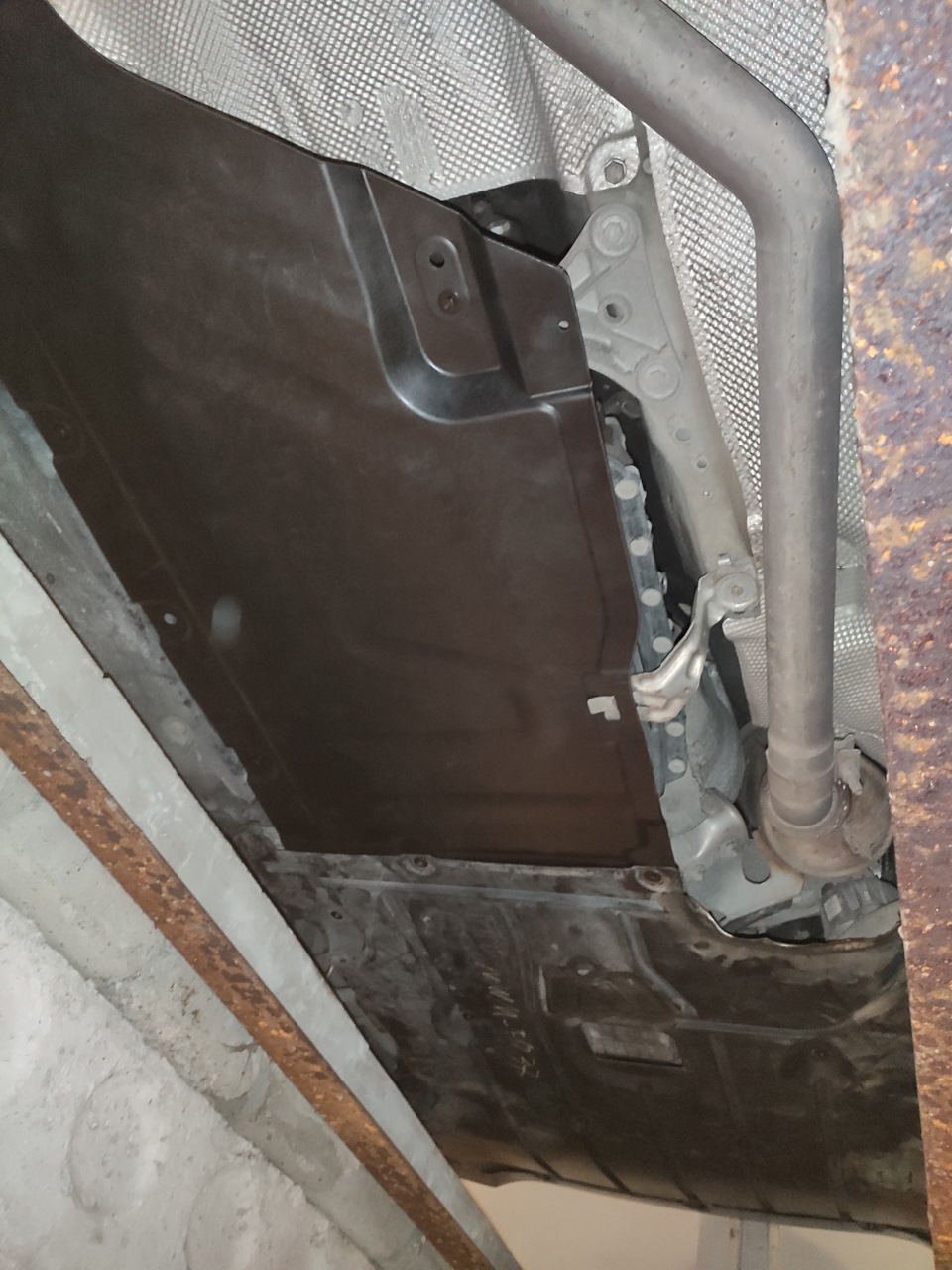 Защита двигателя и КПП — BMW 1 series (E81/E87), 2 л, 2005 года ...