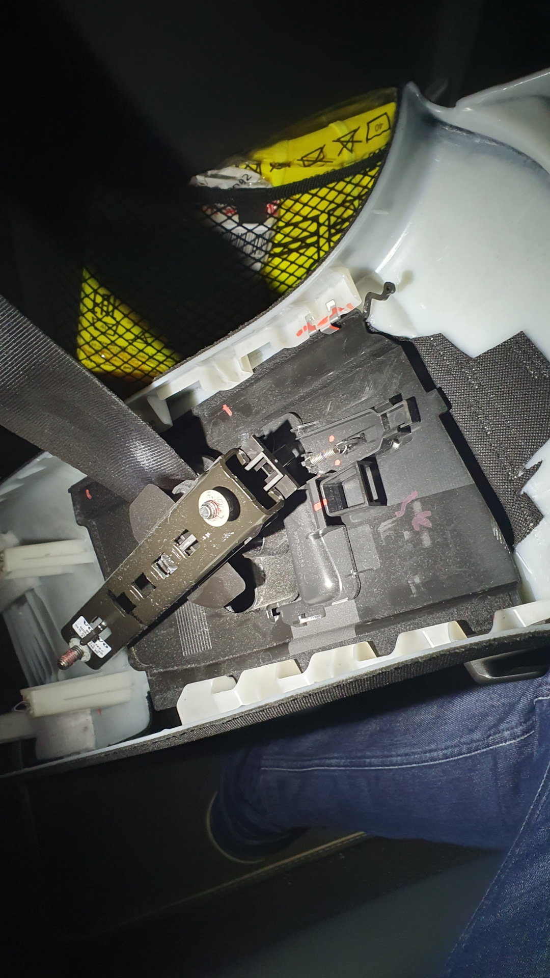 Устраняем эффект "неприлегающего уплотнителя двери" (назовем это так ...