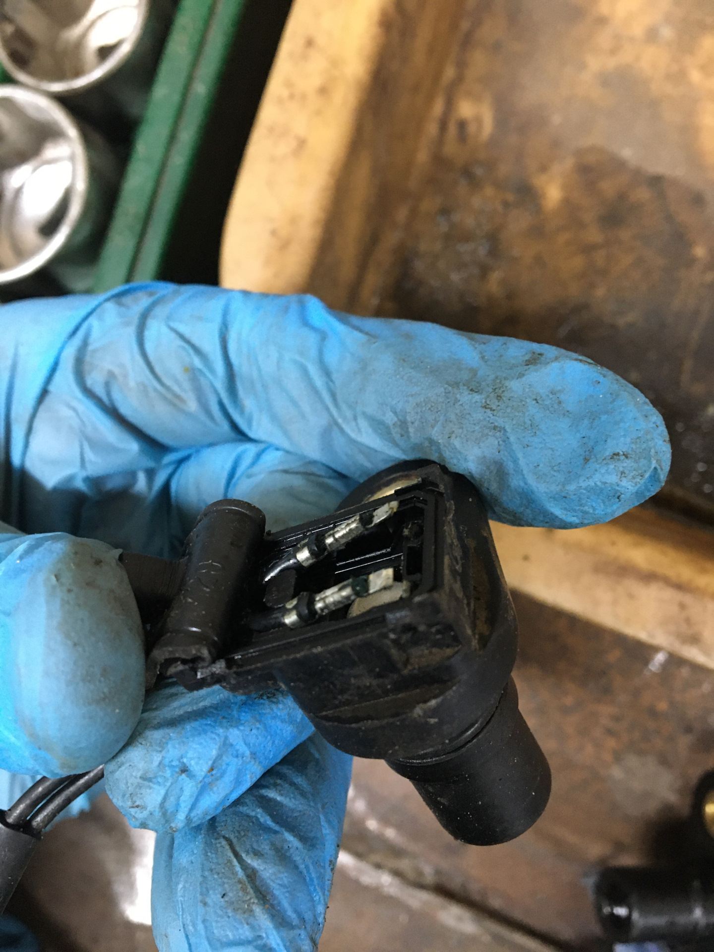 Замена датчика импульсов АКПП — Hyundai Getz, 1,4 л, 2007 года ...