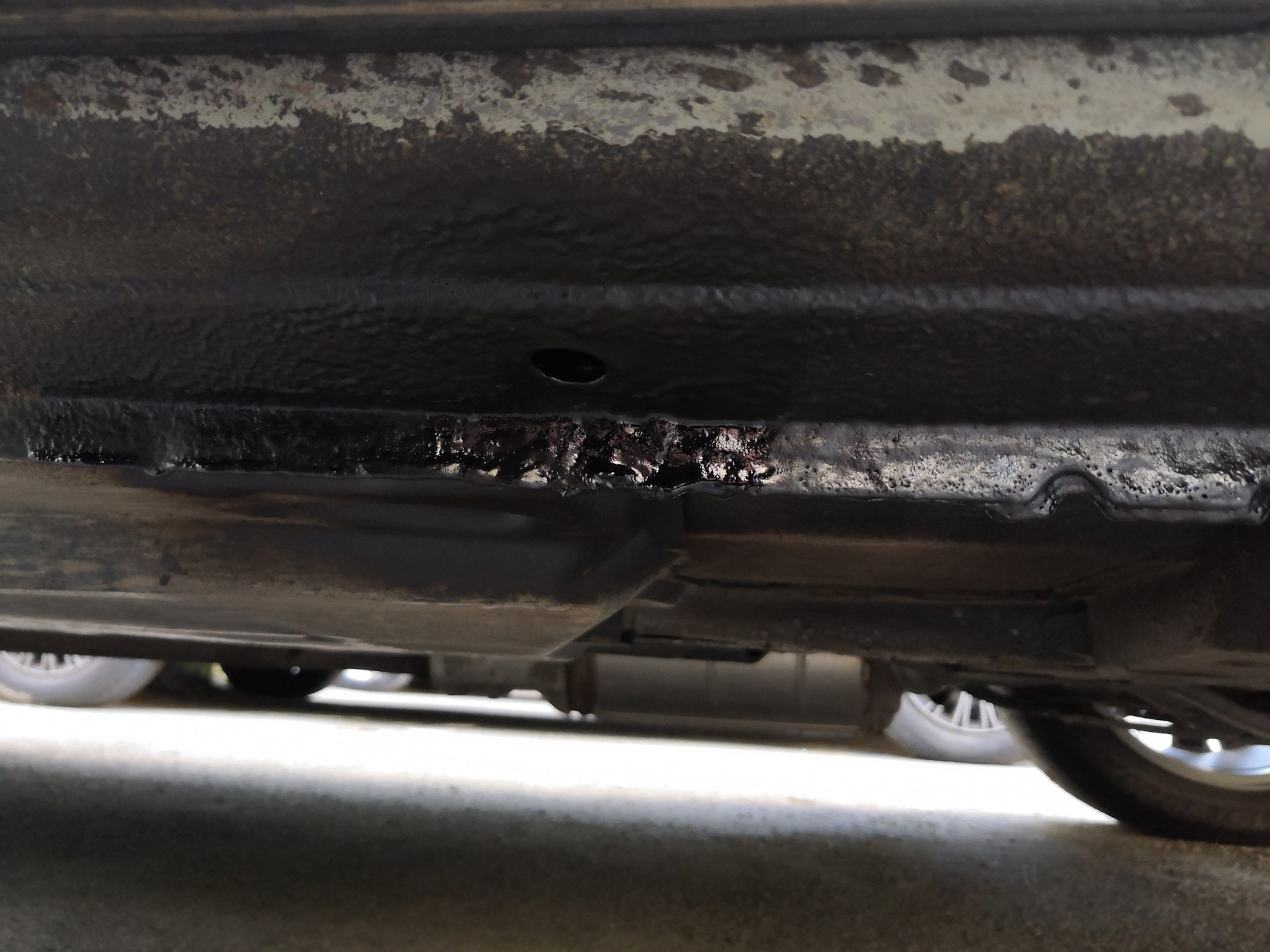 Мелкий ремонт порогов — Nissan Qashqai+2, 2 л, 2012 года | своими ...