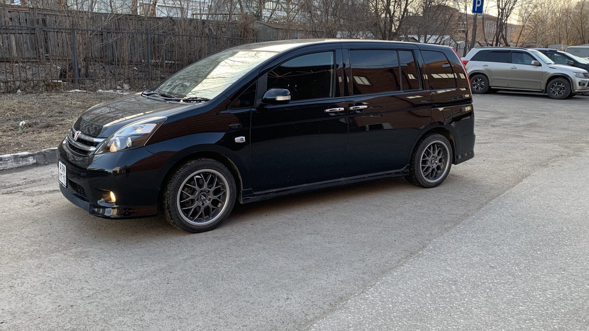 Toyota Isis 1.8 бензиновый 2010 | на DRIVE2