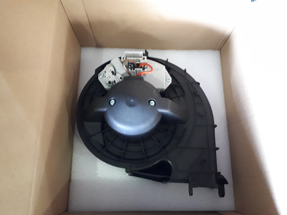 Вентилятор печки. Преобразователь давления турбины 2 — BMW X5 (E70), 3 ...