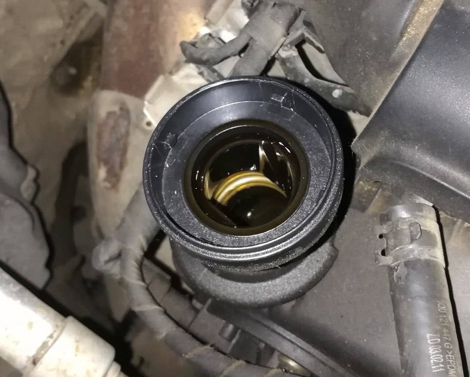 06K103281A Патрубок для заливания масла VAG | Запчасти на DRIVE2