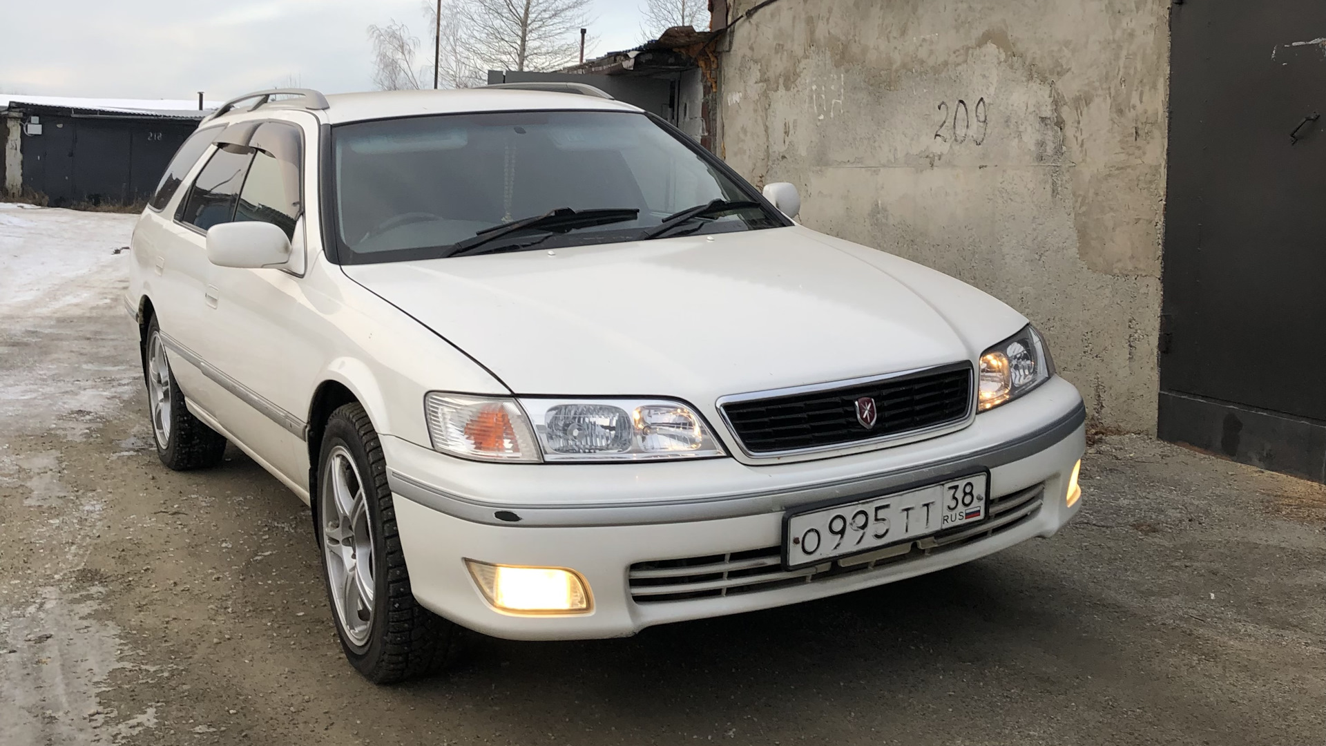 Toyota Mark II Qualis 2.2 бензиновый 1997 | на DRIVE2
