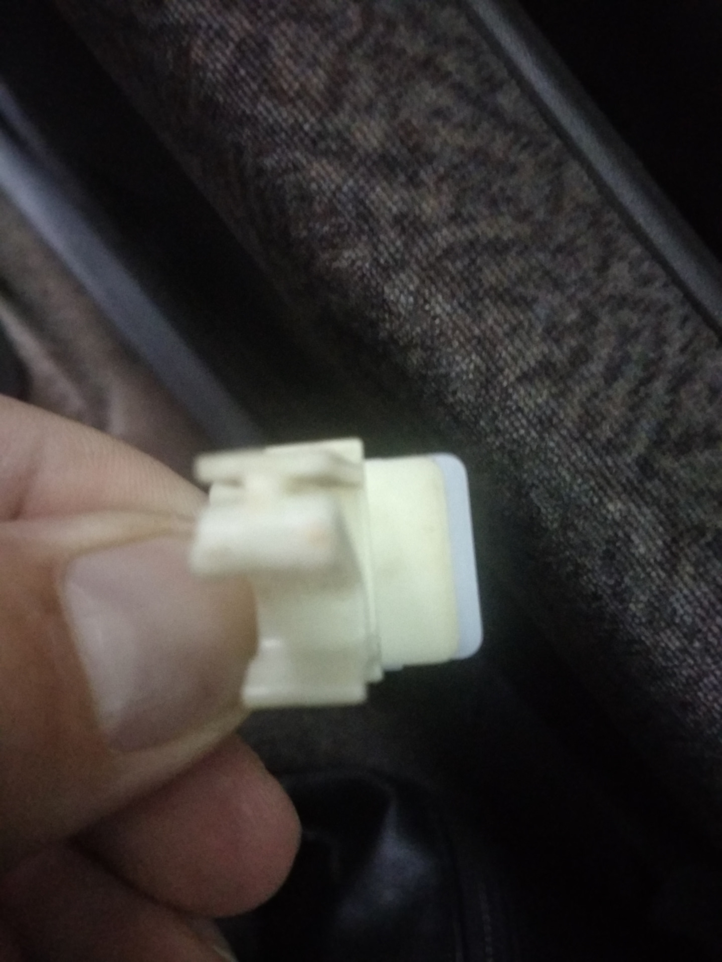 Клипсы для сиденья 71769-60020 — Toyota Mark II (100), 2,5 л, 1998 года ...