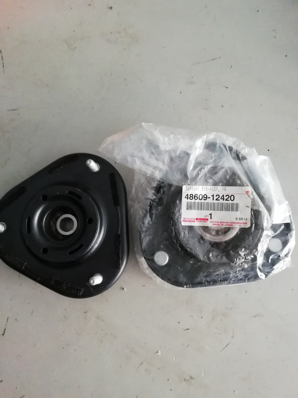 Замена передних амортизаторов в сборе — Toyota Avensis II, 1,8 л, 2007 ...