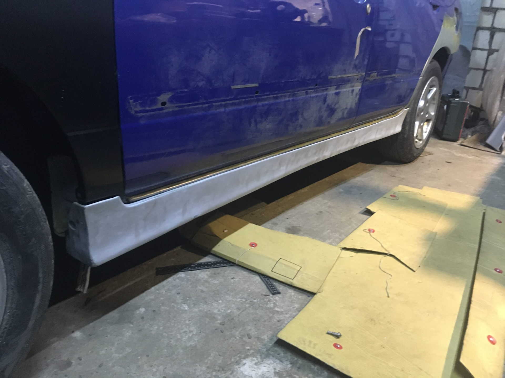 Ремонт дверных петель, накладки порогов — Nissan Primera (P11), 1,6 л ...