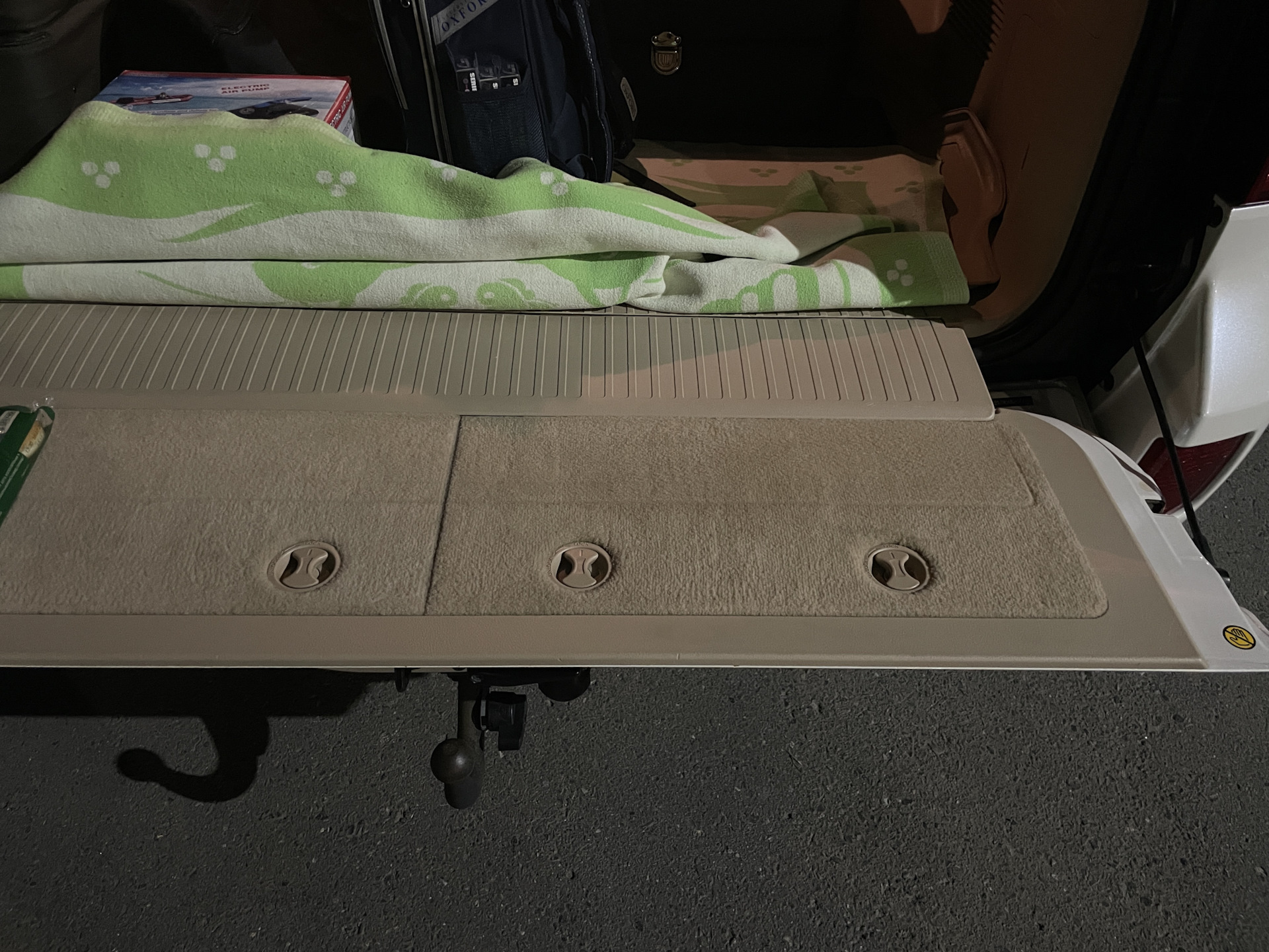 Чехол на откидную дверь — Toyota Land Cruiser 200, 4,5 л, 2014 года ...