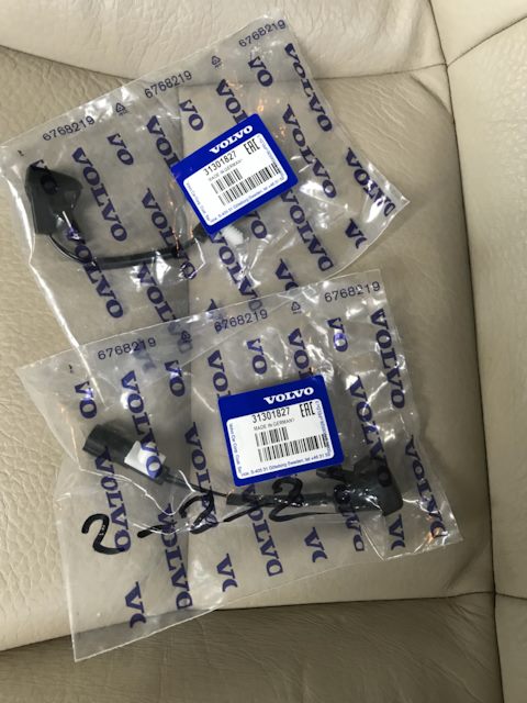 31301827 Форсунка омывателя лобового стекла Volvo | Запчасти на DRIVE2