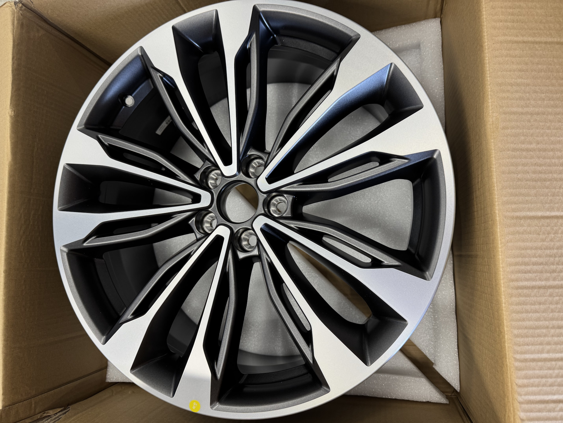 Замена колесных дисков по гарантии — Geely Tugella, 2 л, 2024 года ...