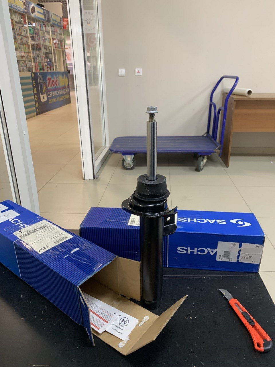 Замена передних амортизаторов — BMW 3 series (F30), 2 л, 2012 года ...