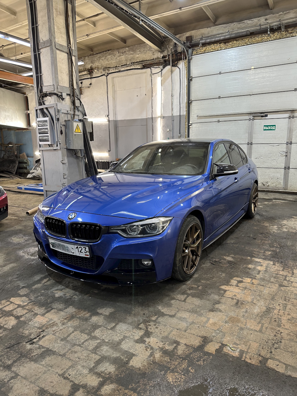 Замена ступичного подшипника, задних колодок. — BMW 3 series (F30), 2 л ...
