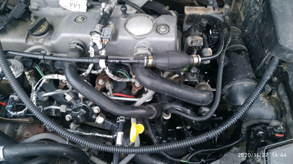 Груша подкачки топлива — Ford Focus Sedan II, 1,8 л, 2008 года | своими ...